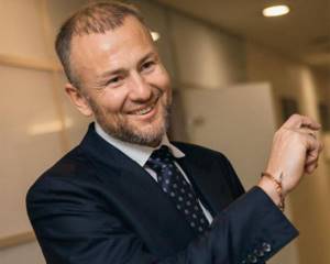 Andrey Melnichenko biography and career at SUEK, latest news and photos.